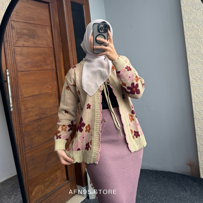 Jual Kardigan Bunga | Cardigan Flower Rajut Wanita | Kardigan Korean Style - RISDA Outer Rajut ...