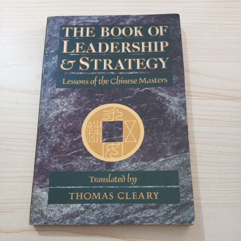 Jual BUKU THE BOOK OF LEADERSHIP AND STRATEGY BY THOMAS CLEARY | Shopee ...
