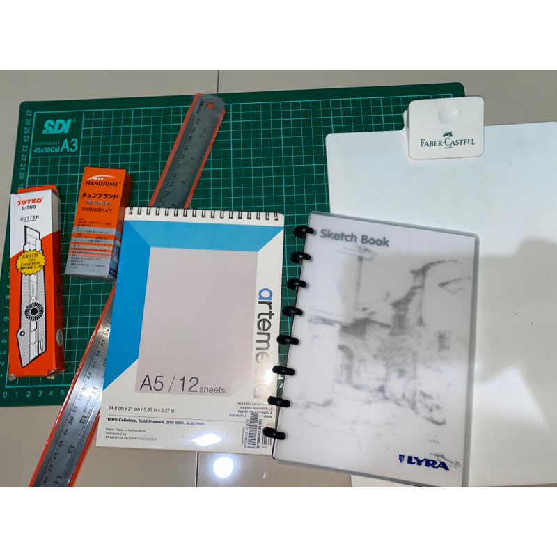 Jual [PRELOVED] ATK/Alat Arsitektur/Menggambar, Sketch Book LYRA A5 ...