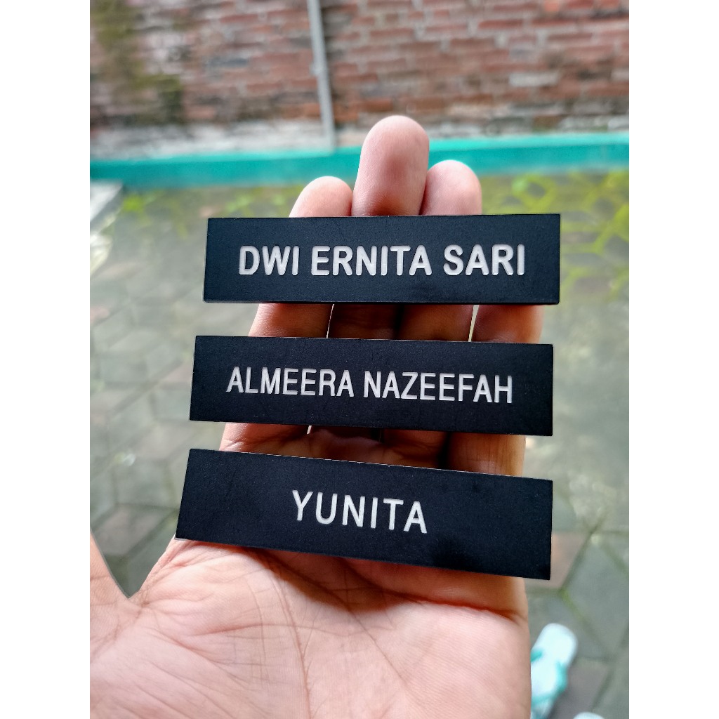 Jual NAME TAG / PAPAN NAMA DADA GRAFIR LASER FULL HITAM DOFF DAN LIST ...