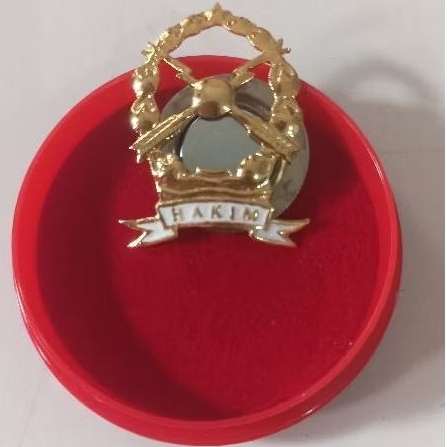 Jual Pin Hakim Magnet Sepuh Emas edisi Spesial Bonus BOX | Shopee Indonesia