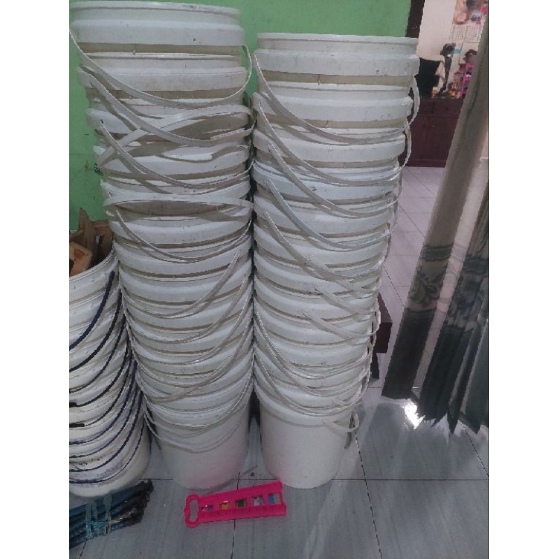 Jual ember atau tiba ukur 25kg bersih anti pecah lengkap dengan tutup ...