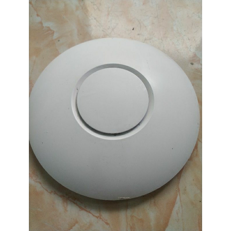 Jual UBIQUITI UBNT unifi AP AC Lite, garansi nyala dan normal. Foto ...