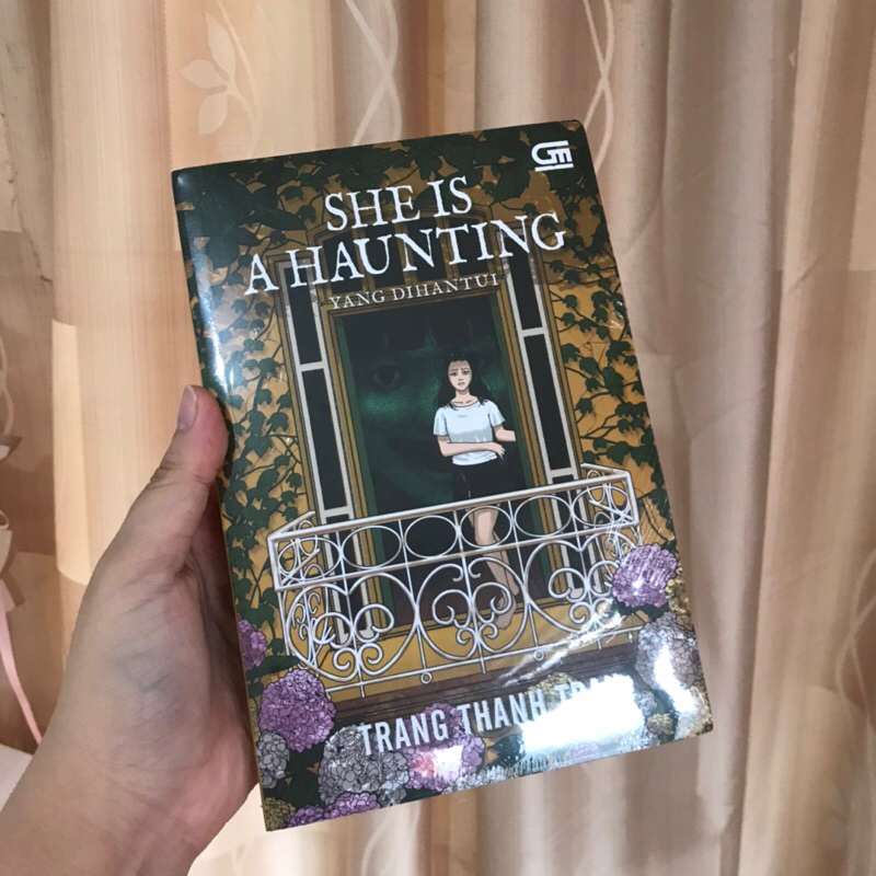Jual she is a haunting yang dihantui trang thanh tran | Shopee Indonesia