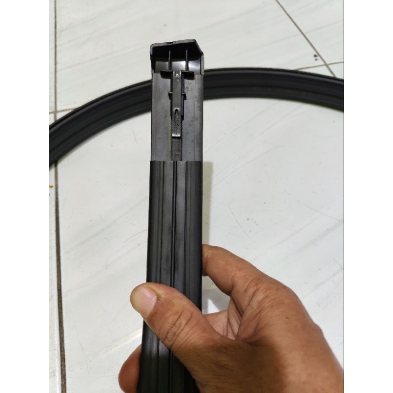 Jual maulding karet roof katet atap FORTUNER lama 2006/2015 origina ...