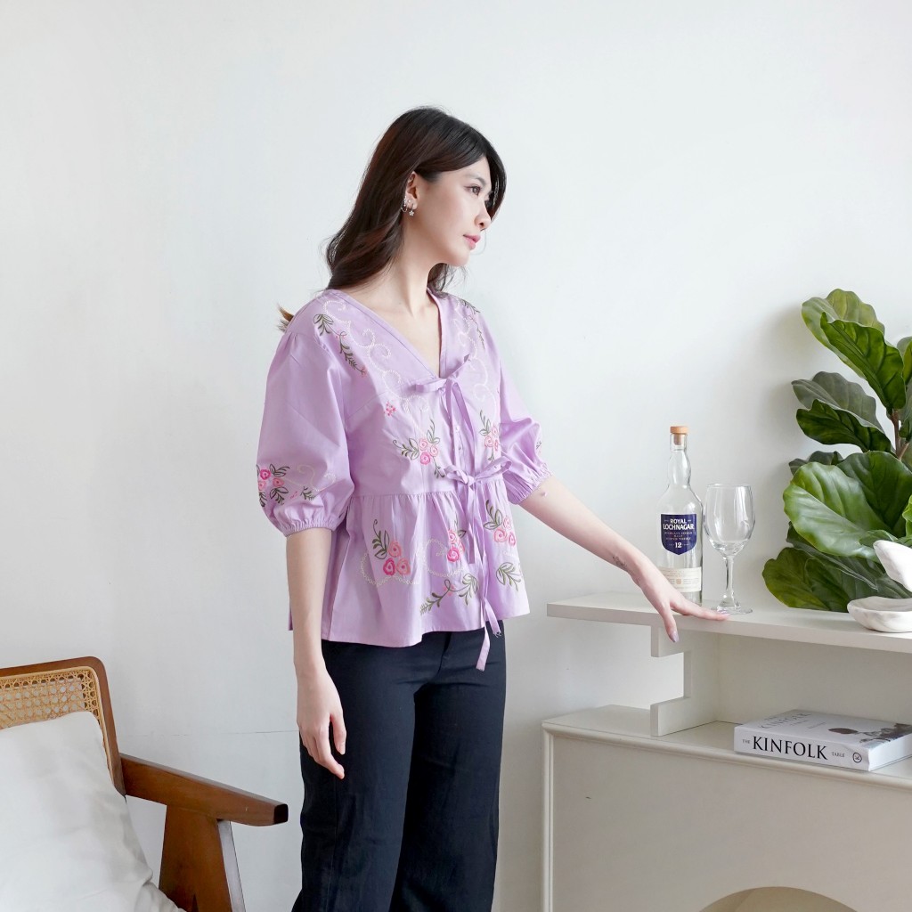 Jual Nuboutique - Seza Top - Blouse Atasan Korean Style Bordir Bunga Katun Adem | Shopee Indonesia