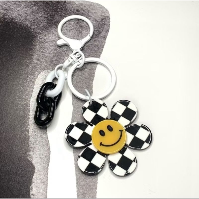 Jual Gantungan Kunci Gantungan Tas Bag Charms Bunga Smiley Bunga Smile ...