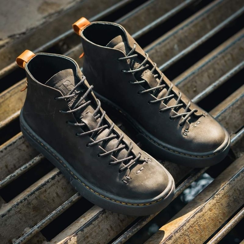 Jual GR Company | Sepatu Sneakers Kulit Pria | Sogili Full Black ...