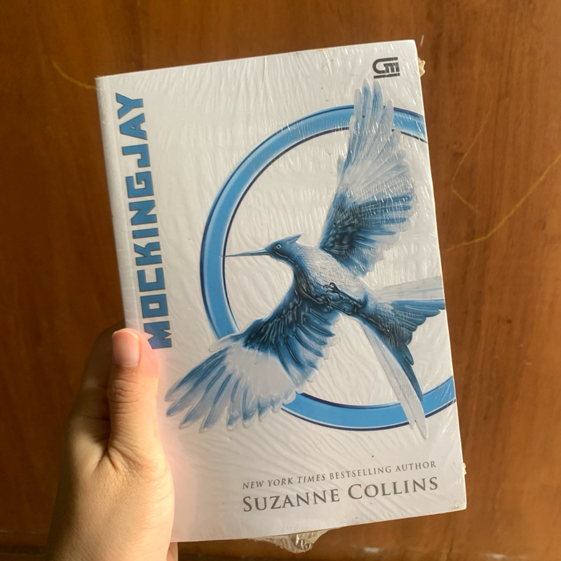 Jual buku novel the hunger games, catching fire, mockingjay by suzanne ...
