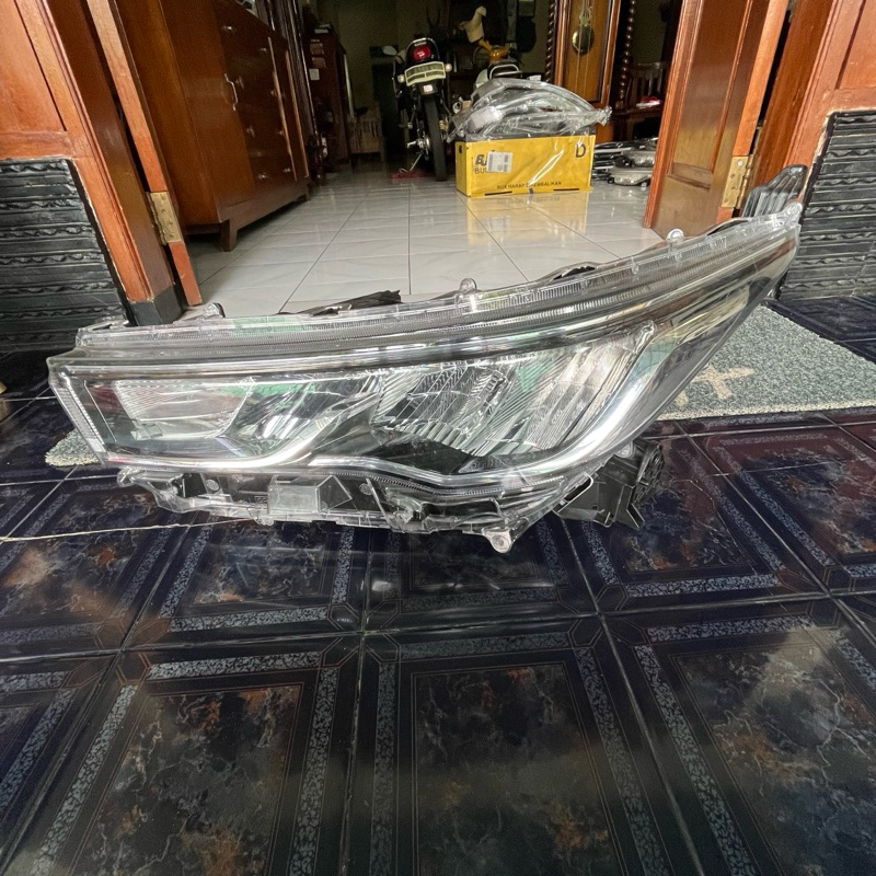 Jual Headlamp Innova Zenix Hybrid Type V Original | Shopee Indonesia