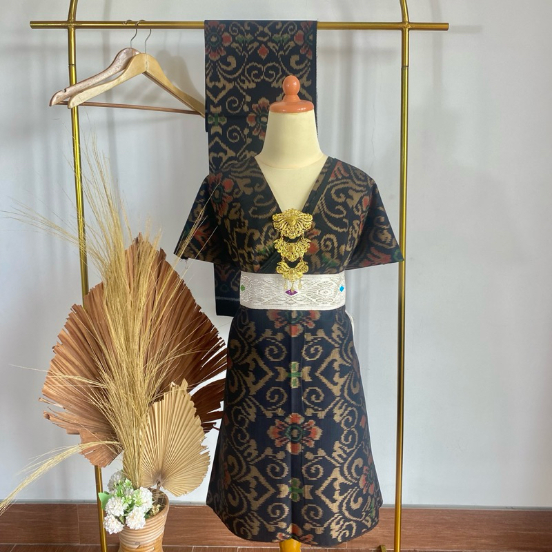 Jual KAIN TENUN ENDEK MOTIF PATRA HITAM SOFT KHAS BALI GRINGSING ...