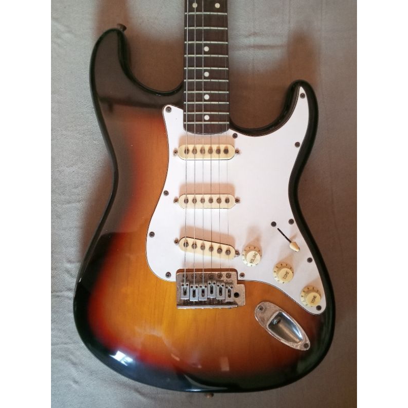 Jual gitar merk starsun type St 111 model strato asli original buatan ...