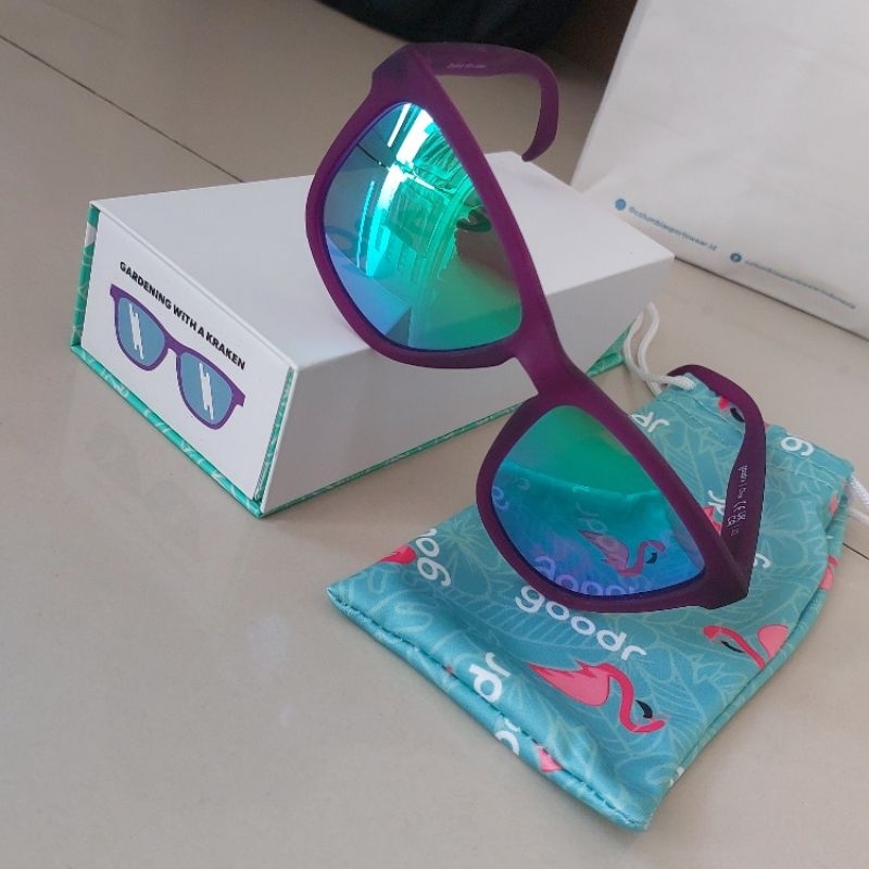 Jual BNIB Kacamata Sunglasses Goodr OG Gardening with a Kraken | Shopee ...