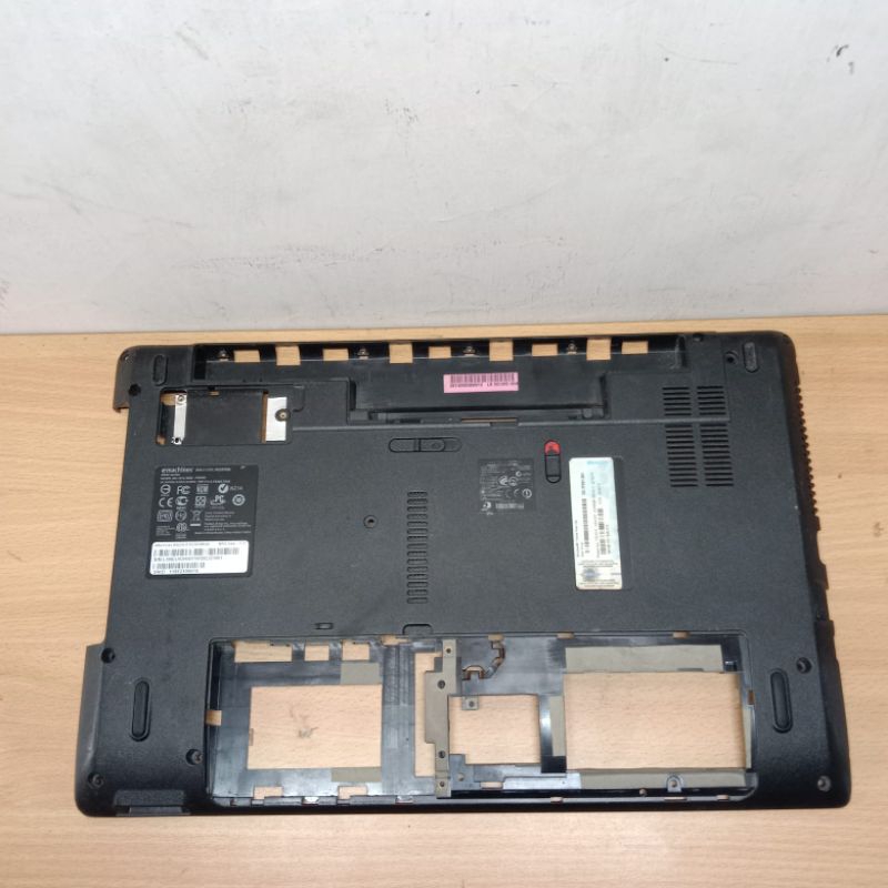 Jual Kesing Case Casing Bottom Bawah Laptop Emachines E642G | Shopee ...