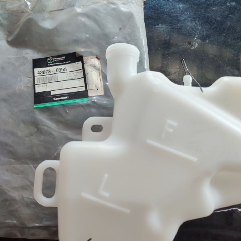 Jual tabung cadangan air radiator ninja 250 F1 original 43078-0558 ...