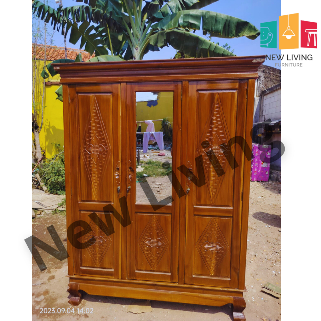 Jual Lemari pakaian kayu jati 3 pintu / lemari baju jati / lemari baju ...