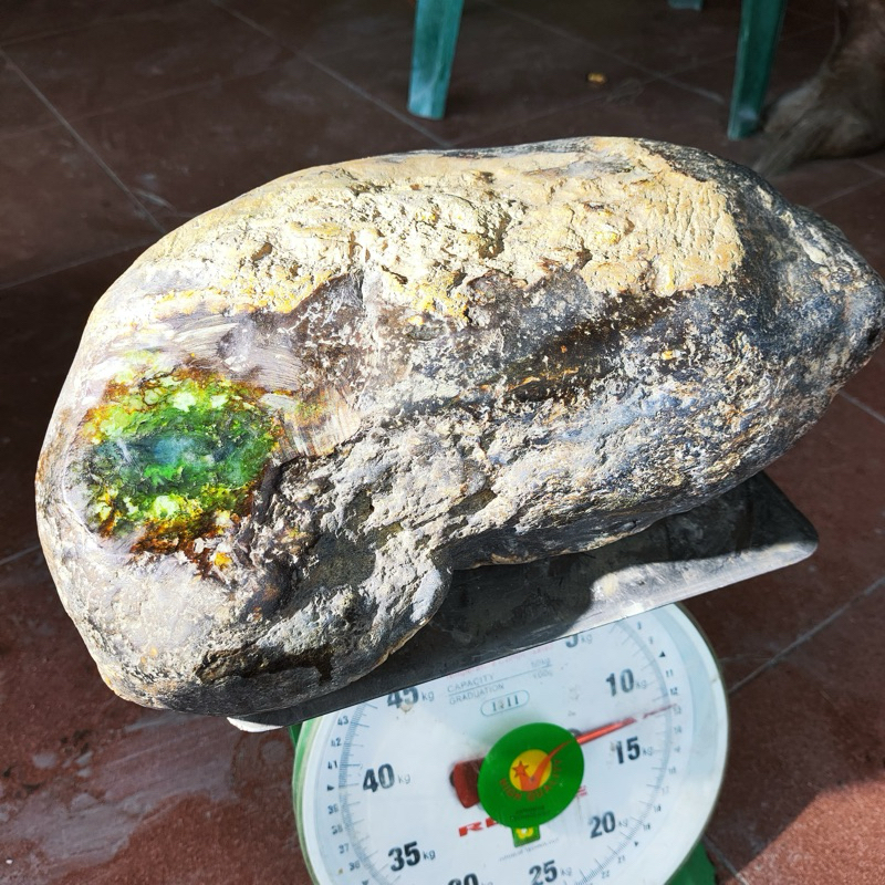 Jual BONGKAHAN BATU GIOK NEPHRITE 12.5KG | Shopee Indonesia