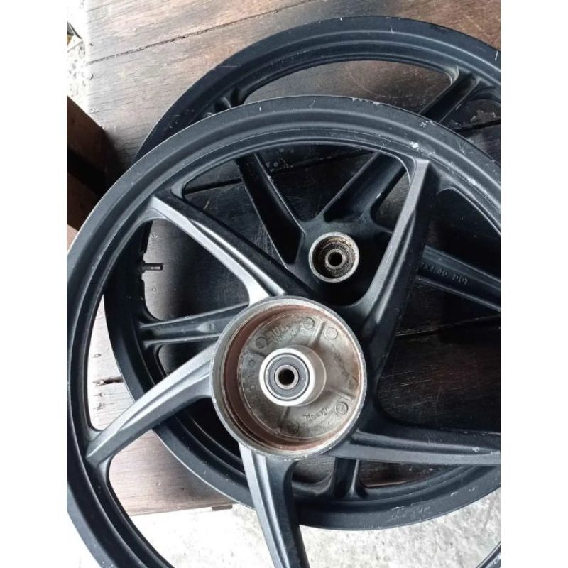 Jual Velg depan belakang Honda Revo absolute/blade 110 lama/karisma ...