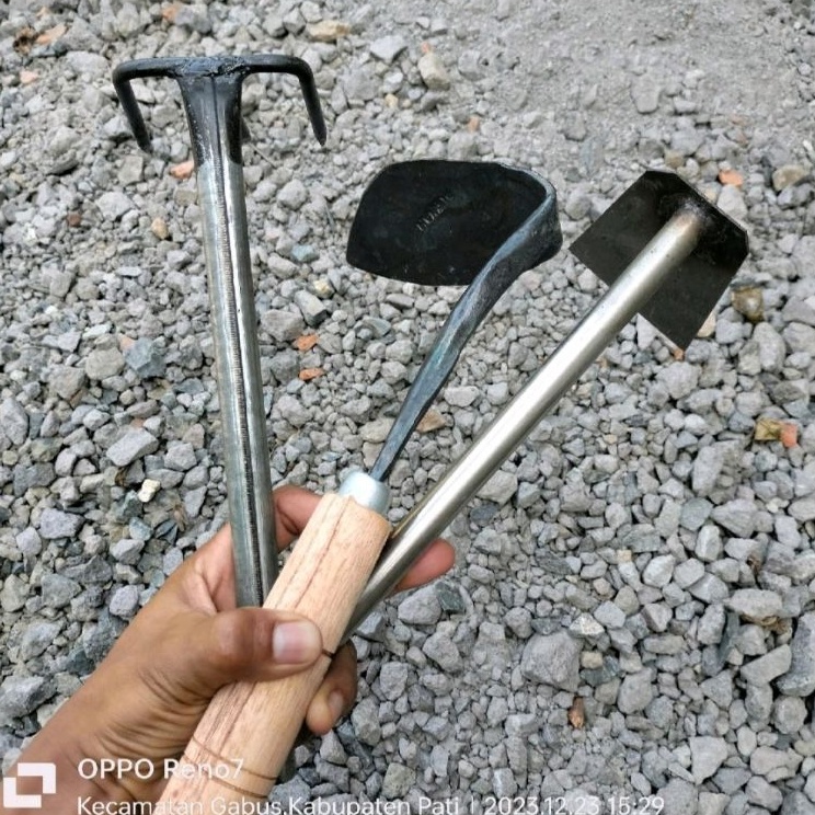 Jual Sekarang Ada Paket isi 3 pcs Cangkul Garuk Rumput Alat Cangkul ...