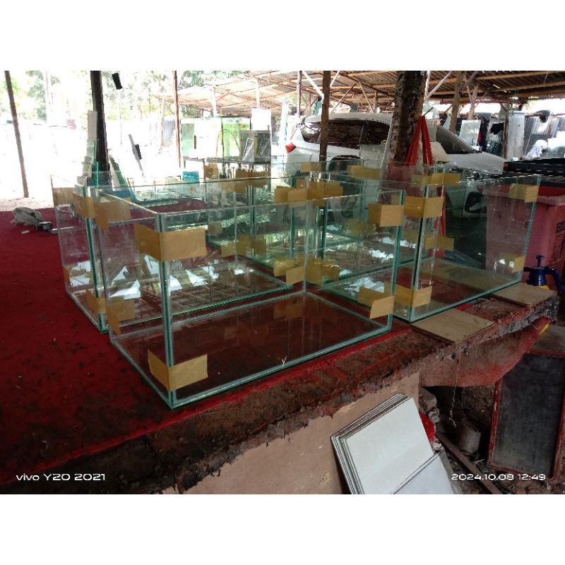 Jual aquarium kaca 60x30x30 kaca 5mili dasarn 6mili | Shopee Indonesia