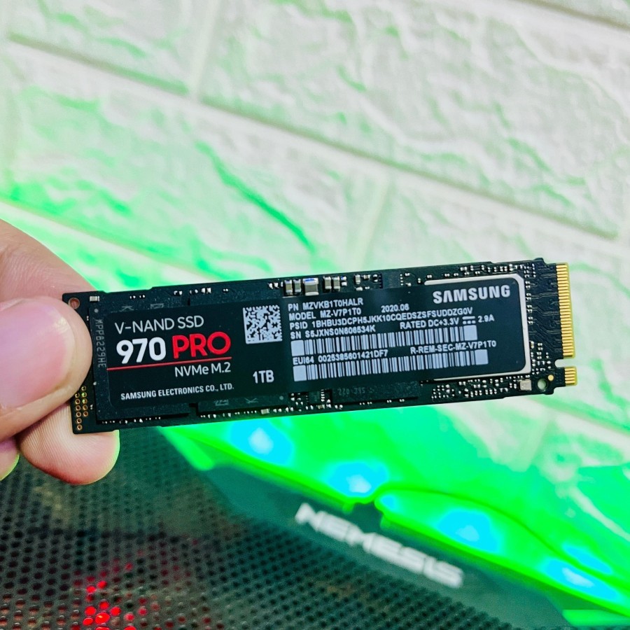 Jual Samsung SSD 970 Pro 1 TB PCIe Gen 3.0 x4 M.2 NVMe 1.3 kondisi sehat siap pakai free isi ...