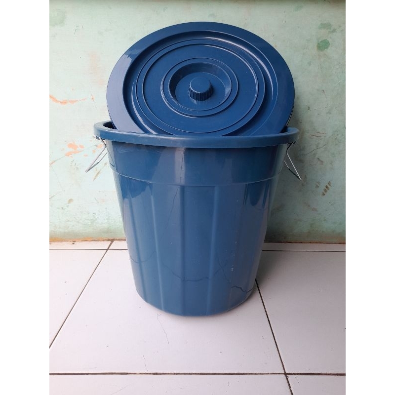 Jual ember plastik tebal 30 Liter + tutup / warna biru | Shopee Indonesia