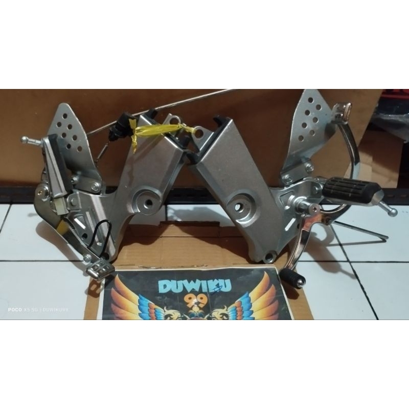 Jual footstep foot step dudukan step depan byson karbu pnp byison fi ...