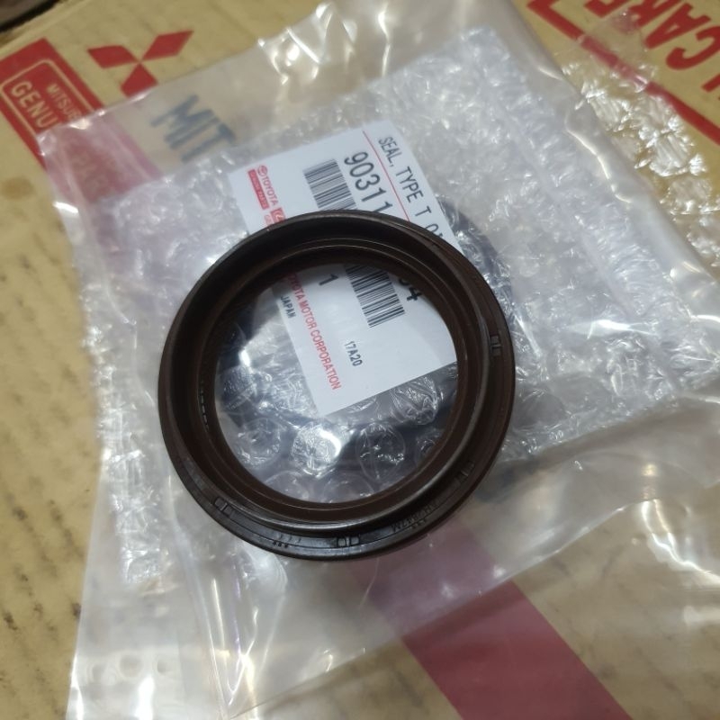 Jual OIL SEAL CRANKSHAFT FRONT/OIL SEAL KRUK AS DEPAN HILUX REVO 4X4 DC/2GD-FTV/GGN125 | Shopee ...