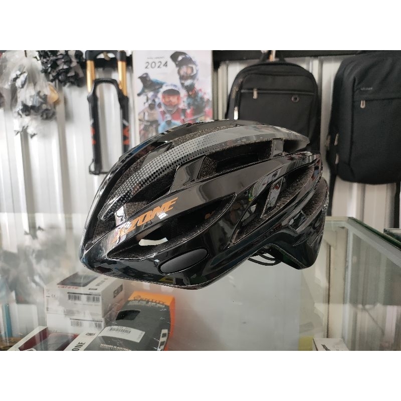 Jual Helm Sepeda Roadbike Xzone Lancer Black Road Bike Helmet | Shopee ...