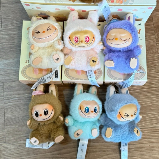 Jual BAG CHARM LABUBU VERSI 1 VERSI 2 WK BLIND BOX | Shopee Indonesia