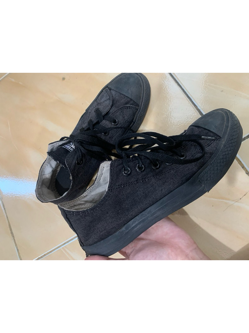 Jual [preloved] sepatu converse full hitam | Shopee Indonesia