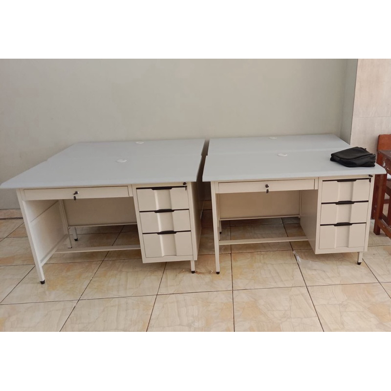 Jual Meja Kerja Besi / Meja Kantor Besi / Meja Tulis Besi / Meja 1/2 ...