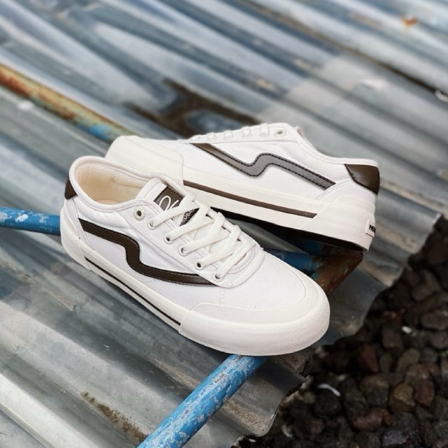 Jual PATROBAS Sepatu Patrobas New Ivan Classic Vintage Brown Original ...