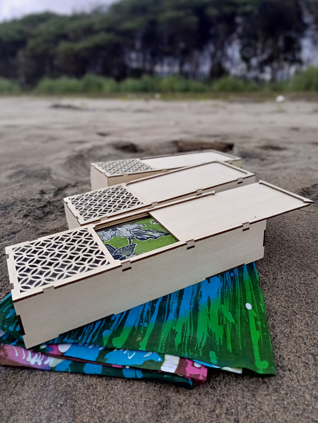 Jual B012. Box kayu untuk packaging kain batik dengan tutup slidding ...