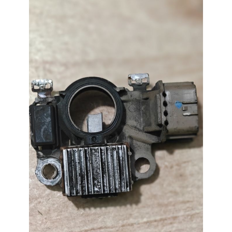 Jual IC Regulator Alternator Amper T120ss Injection / Pajero Sport ...