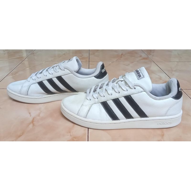 Jual Garis tiga grand court size 42 insole 26 made in China,pemakaian ...