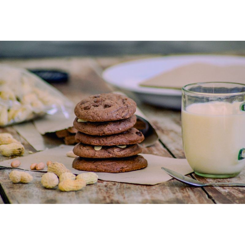 Jual COOKIES COKLAT/CHOCO CHIPS COOKIES/KUKIS GARING RENYAH | Shopee ...