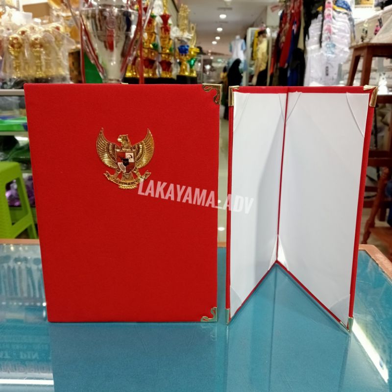 Jual map beludru warna merah ukuran A5 plus Garuda coating | Shopee ...
