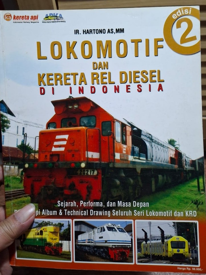 Jual Majalah Kereta Api Lokomotif Dan Kereta Rel Diesel Di Indonesia edisi 2 | Shopee Indonesia