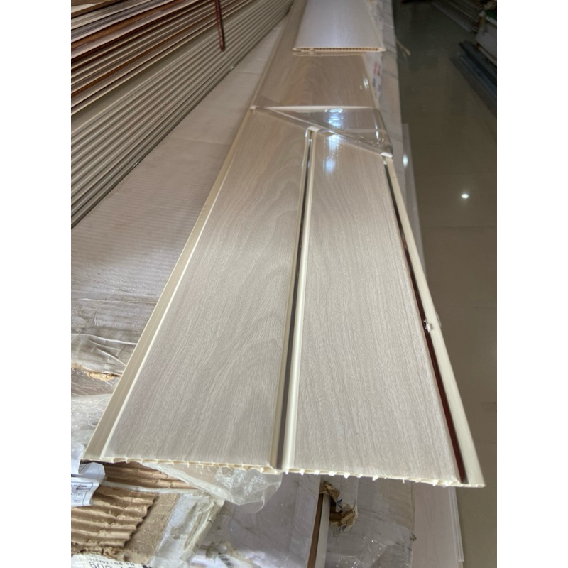 Jual {PROMO} PERDUS PLAFON PVC PUTIH MOTIF SERAT KAYU NAT SILVER AV ...