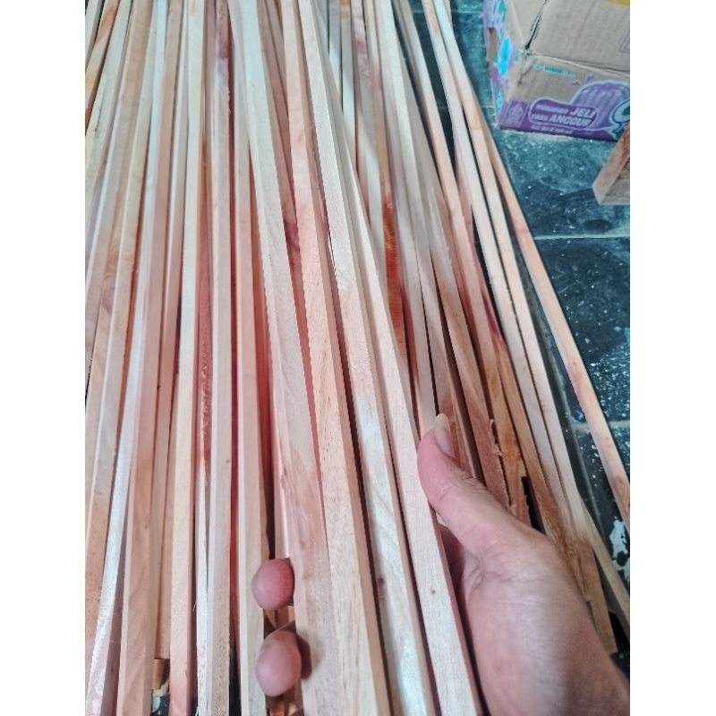Jual 10 batang list/Reng 1x1x100cm kayu mahoni bahan kerajinan serut ...