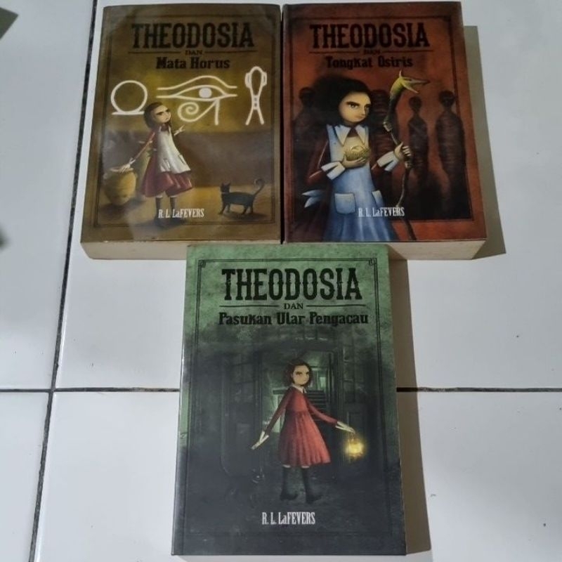 Jual Paket Novel Theodosia by R. L. LaFevers preloved ORIGINAL (Bahasa ...