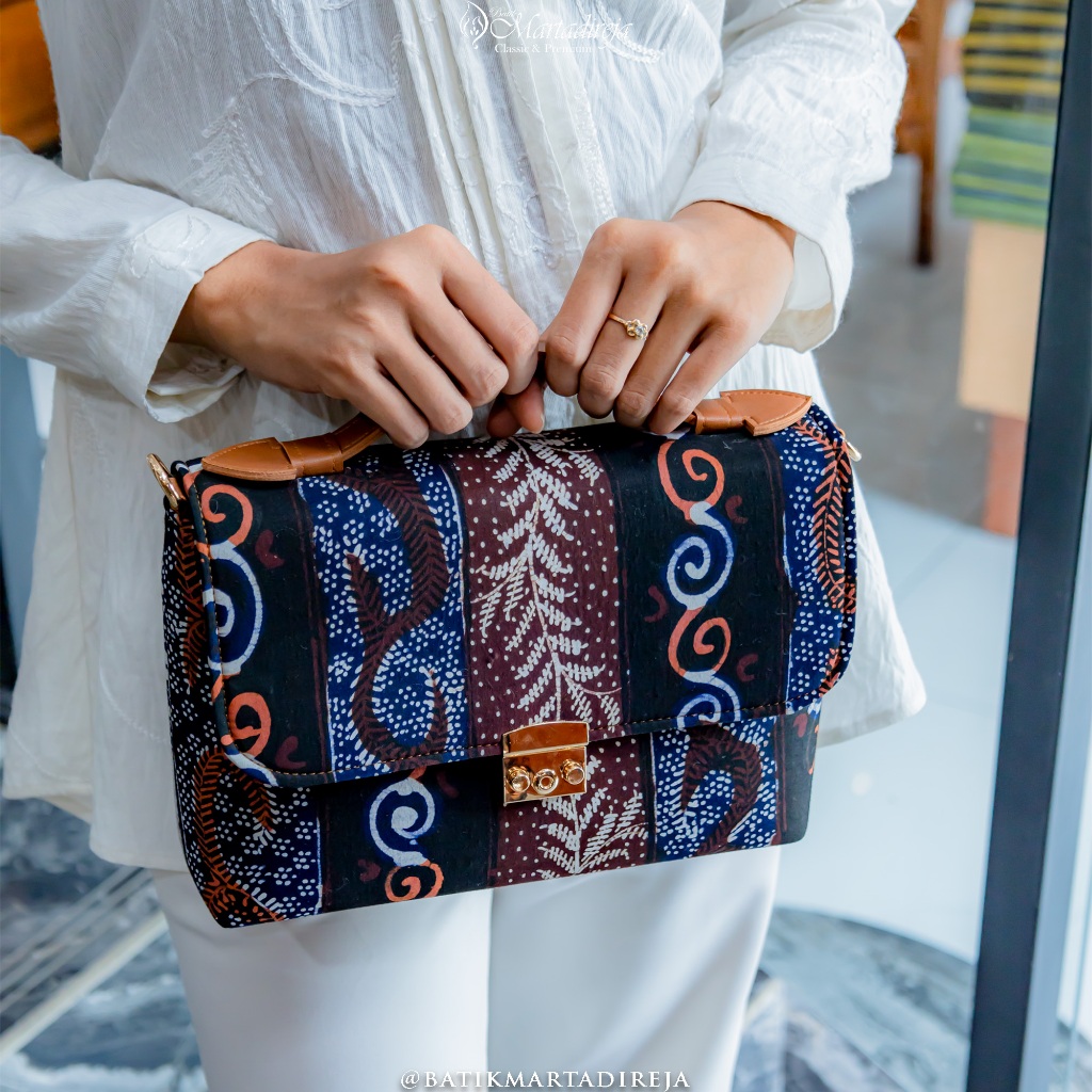 Jual Martadireja - Tas Selempang Batik Tulis Nayanika | Shopee Indonesia