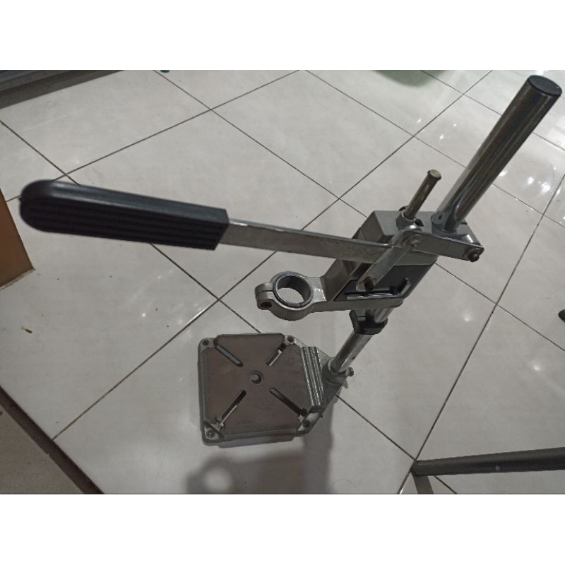 Jual Dudukan Bor Duduk Krisbow Drill Stand Cast Iron 510mm | Shopee ...