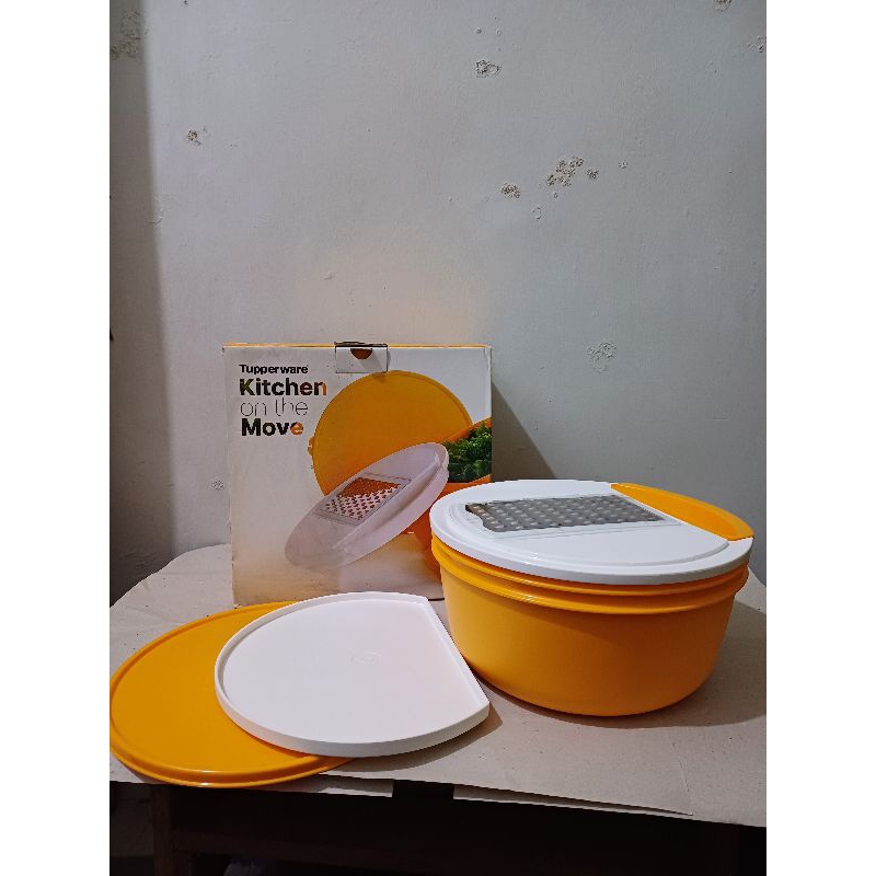 Jual PROMO Kitchen On The Move Tupperware Original Parutan Saringan ...