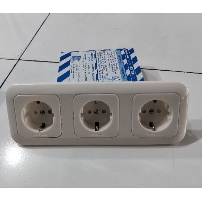 Jual Stop Kontak Triple PANASONIC isi 3 Gang CP WEJ1121/WEJP1121 ...