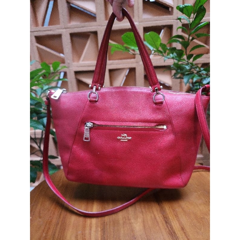 Jual tas handbag sling coach kelsey merah | Shopee Indonesia