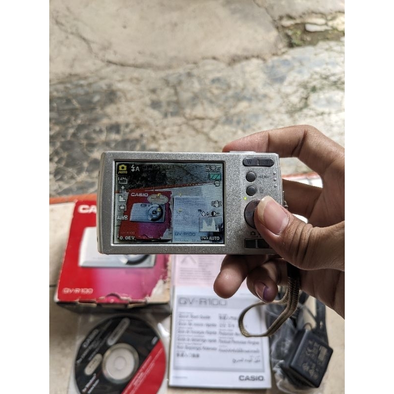 Jual DIGICAM CASIO QV R100 ( FULLSET ) | Shopee Indonesia