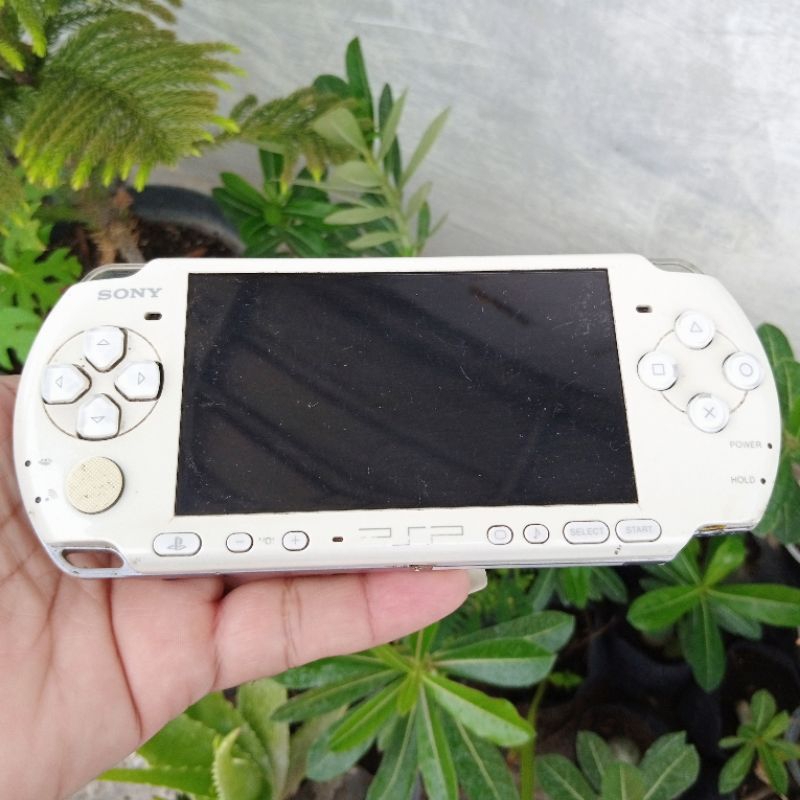 Jual Console Playstation Portable / Konsol PSP 3006 Bekas Minus LCD ...