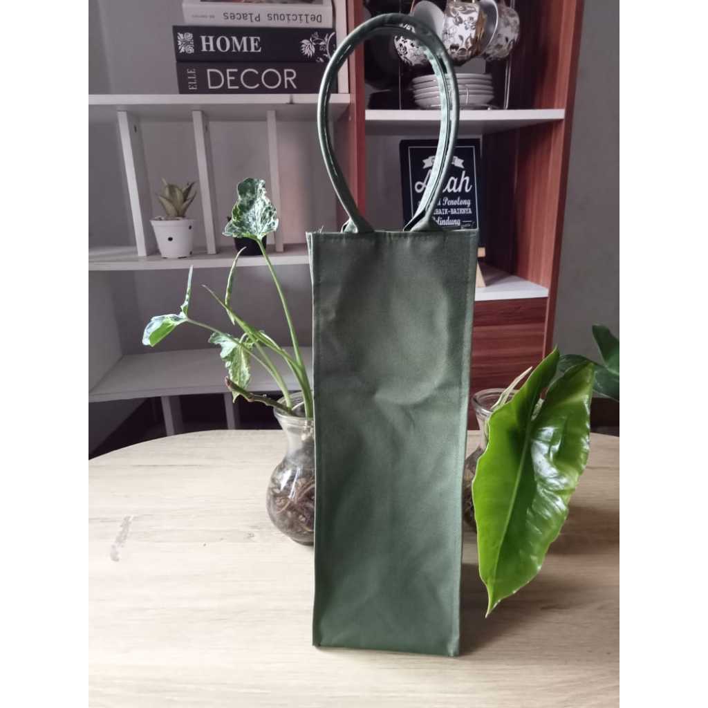 Jual tas botol minum 2 liter viral size 12x12x33 cm warna polos ...